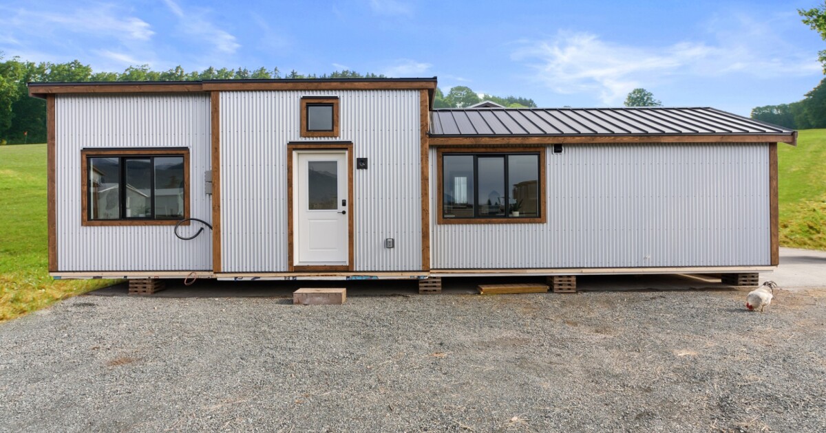 Non-towable tiny house embraces spacious family living – Kowatek Solar LTD