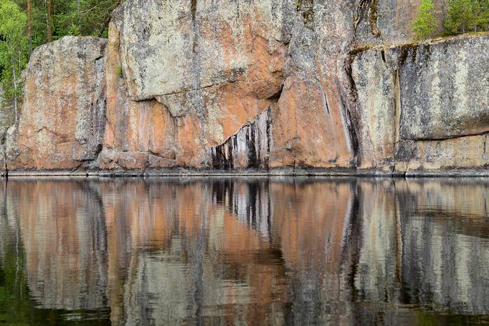 Stone Age Artists Found Cliffs That Made Their Elk Paintings Talk ...