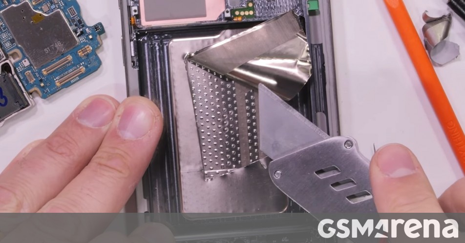 Samsung Galaxy S25 Ultra stars in another teardown video and has a ...
